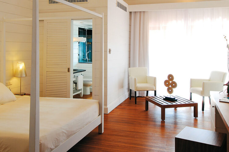 Mauricia Beachcomber Resort & Spa – Affordable Customizable Kenya Safaris
